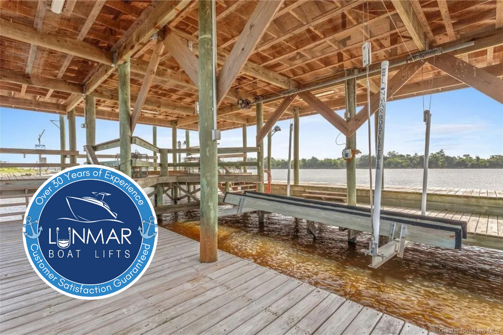 Voted Most Popular Boat Lifts at Lunmar Boat Lifts